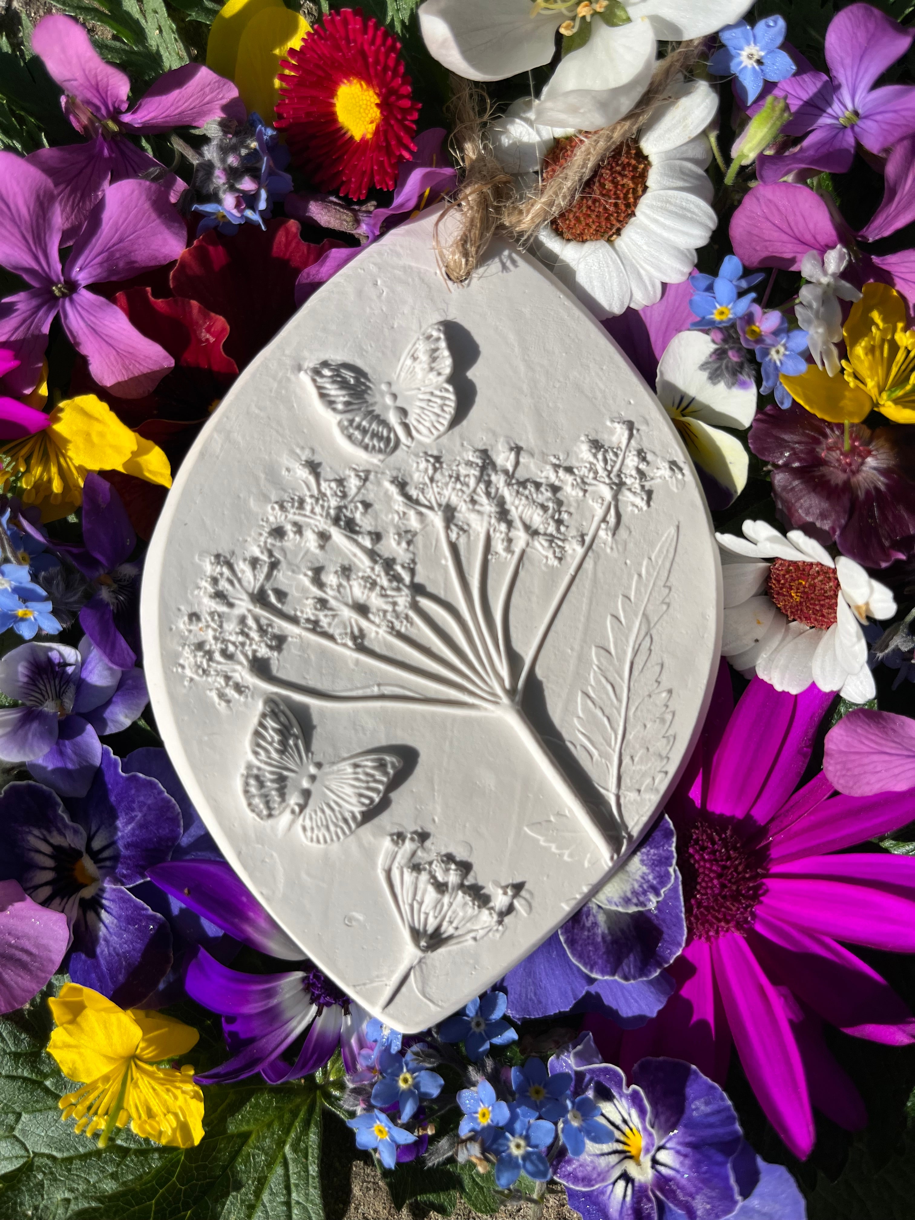 Butterfly & Cowparsley Botanical Cast Fragrance Diffuser Large ...